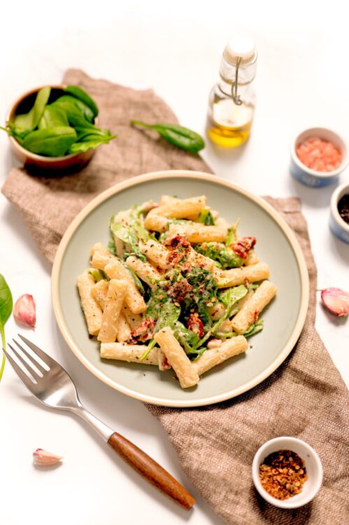 Creamy Hummus Pasta With Sun-Dried Tomatoes | World of Vegan