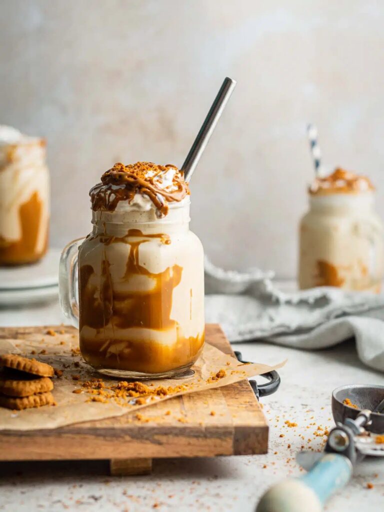 Vegan Milkshakes (10 Deliciously Creamy Recipes You'll Love)