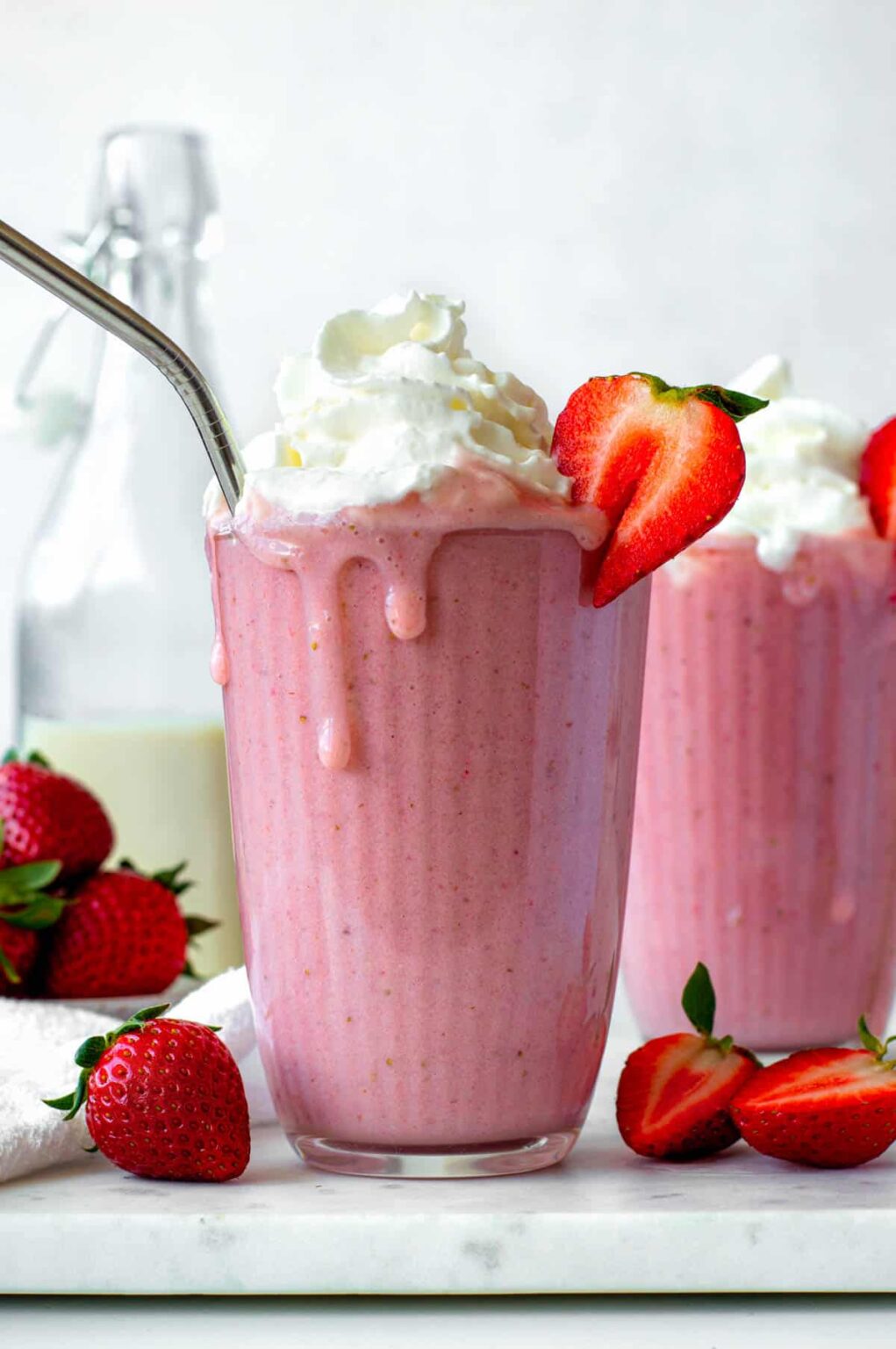 Vegan Milkshakes (10 Deliciously Creamy Recipes You'll Love)