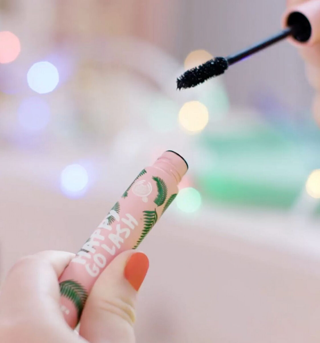 Vegan Mascara: Best Cruelty-Free Brands for Every Lash Style | World of ...