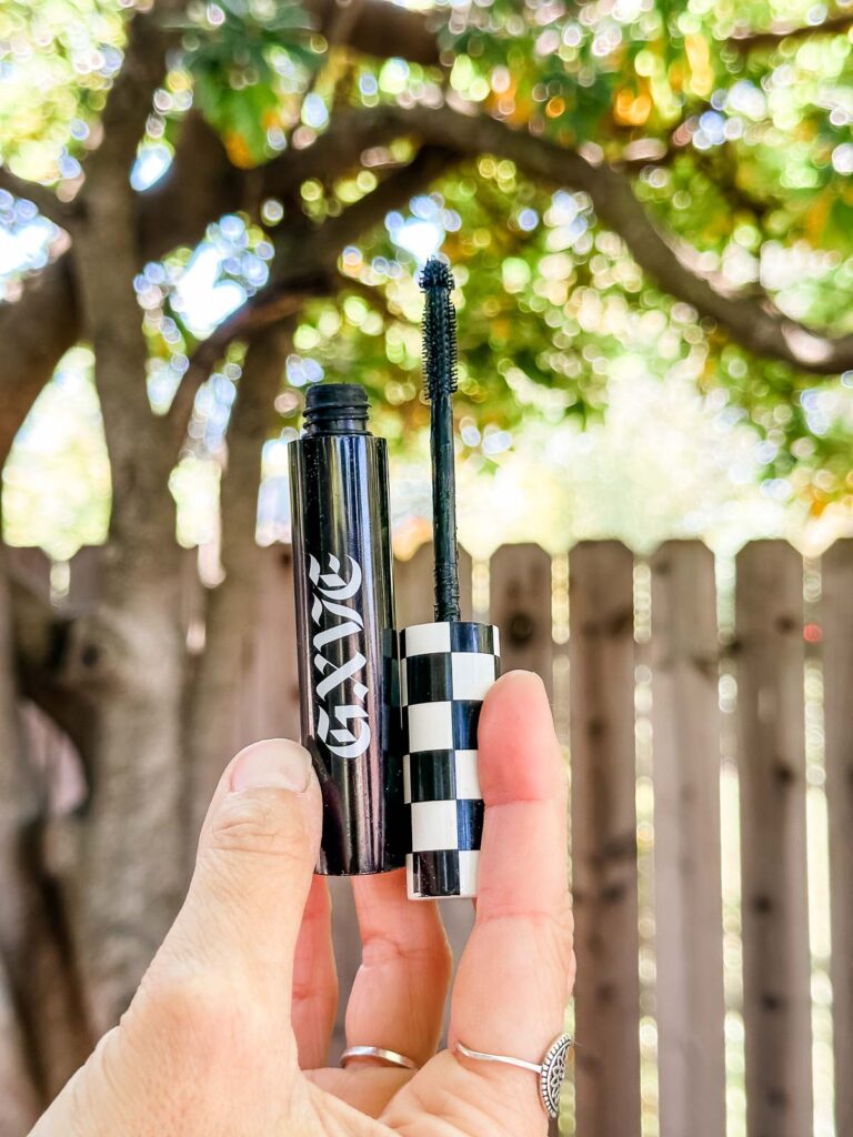 Vegan Mascara: Best Cruelty-Free Brands for Every Lash Style | World of ...
