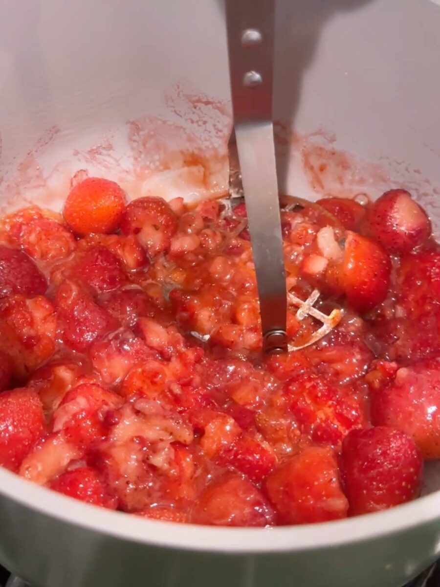 Strawberry Banana Popsicles | World of Vegan